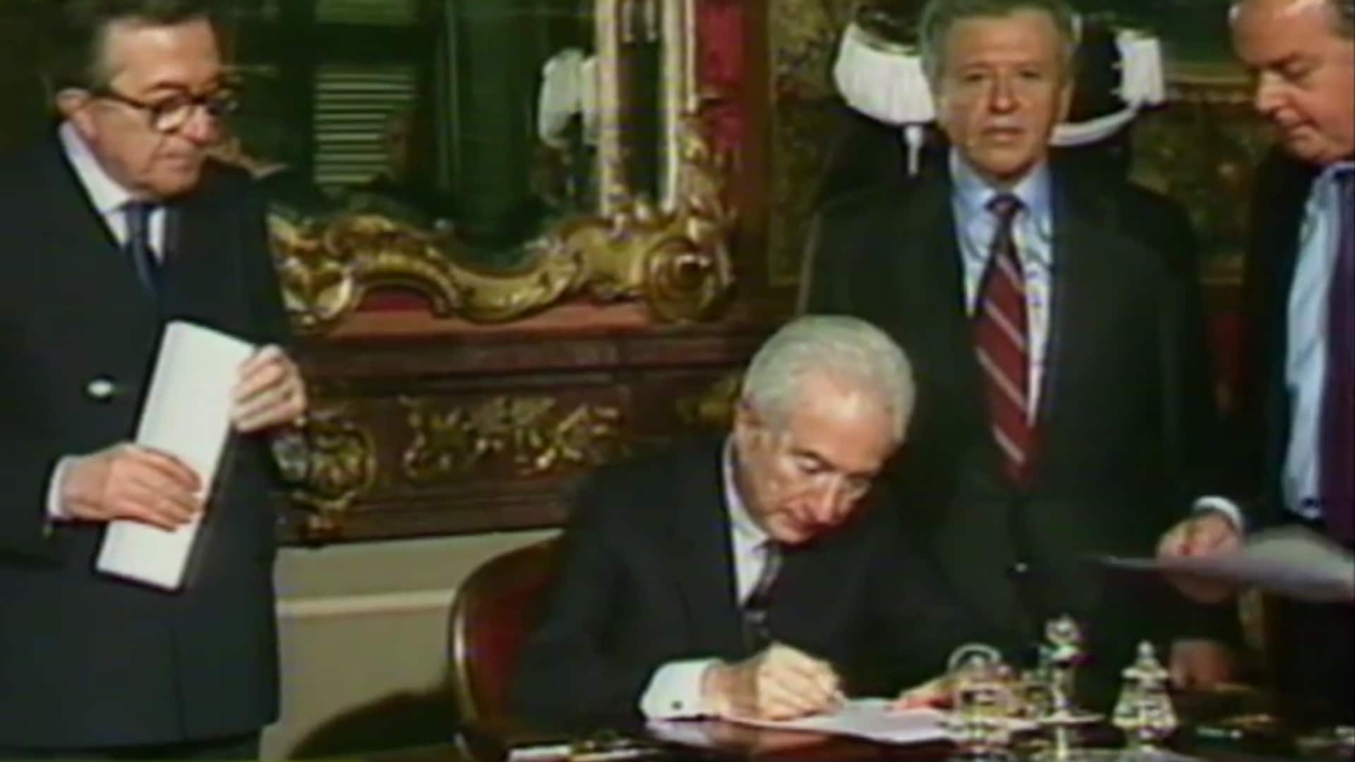 Si dimette Francesco Cossiga | Storia | Rai Cultura