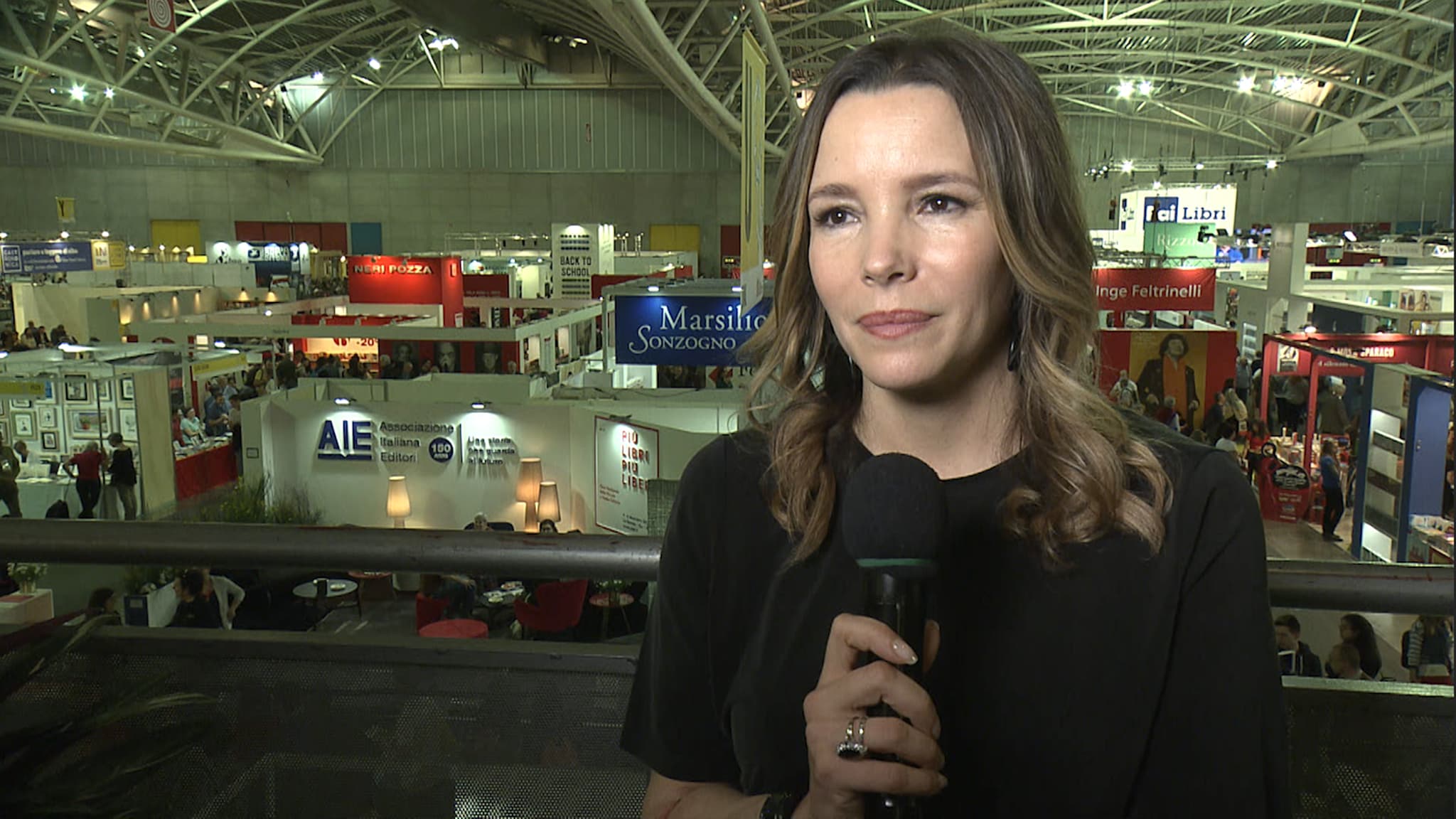 Simona Sparaco, Nel silenzio delle nostre parole | Letteratura | Rai ...