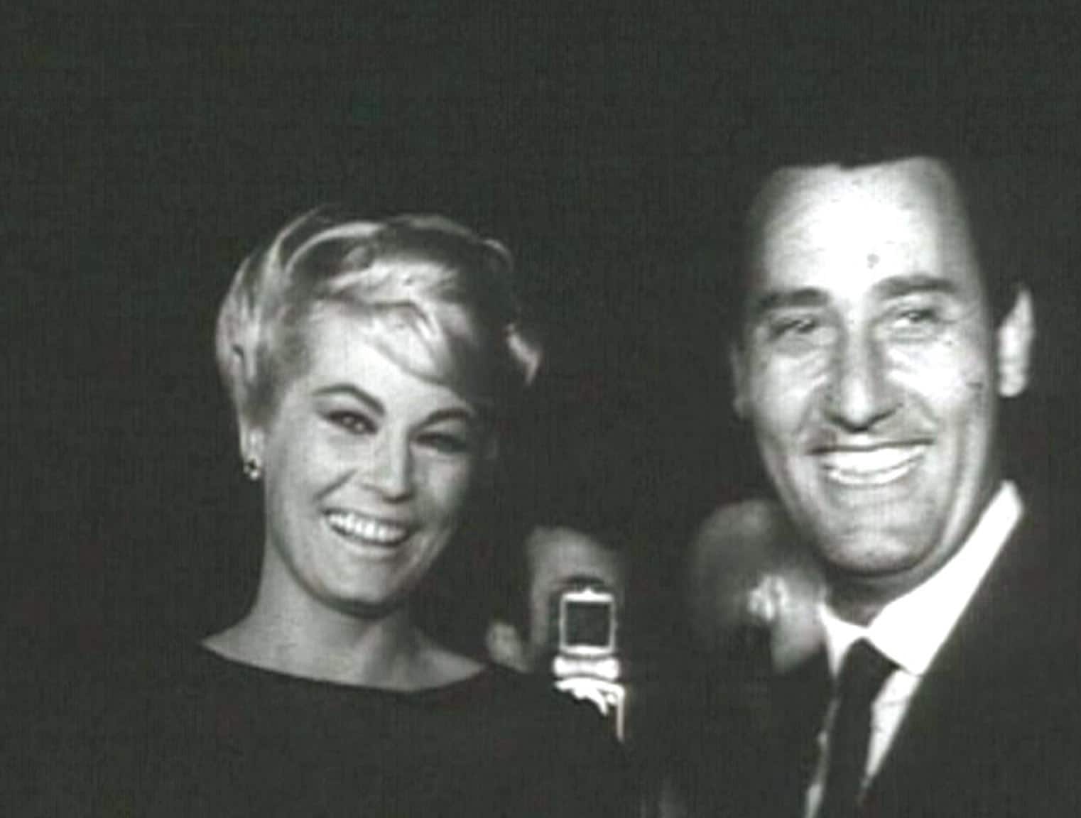 "Scusi, lei è favorevole o contrario?" (1966) | Cinema | Rai Cultura