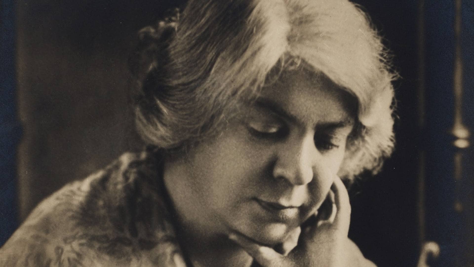 Ritratto fotografico di Grazia Deledda | Letteratura | Rai Cultura